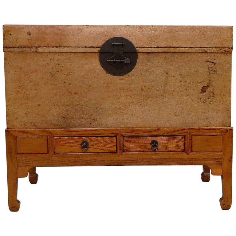 Fine Leather Trunk on Stand For Sale at 1stDibs
