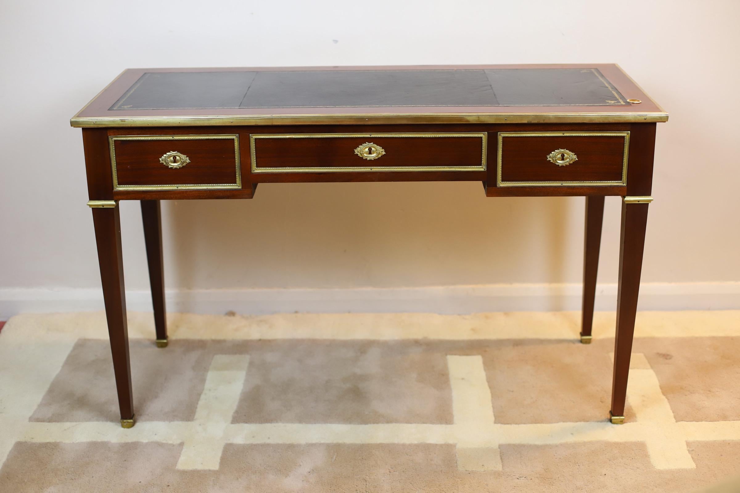 Fine Louis XVI Mahogany Three-Drawers Writing Desk For Sale at 1stDibs