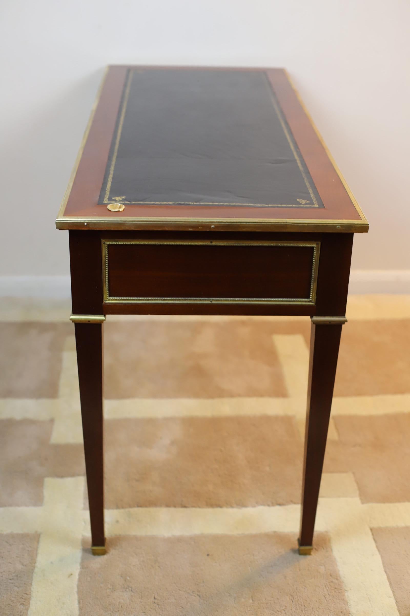 Fine Louis XVI Mahogany Three-Drawers Writing Desk For Sale at 1stDibs