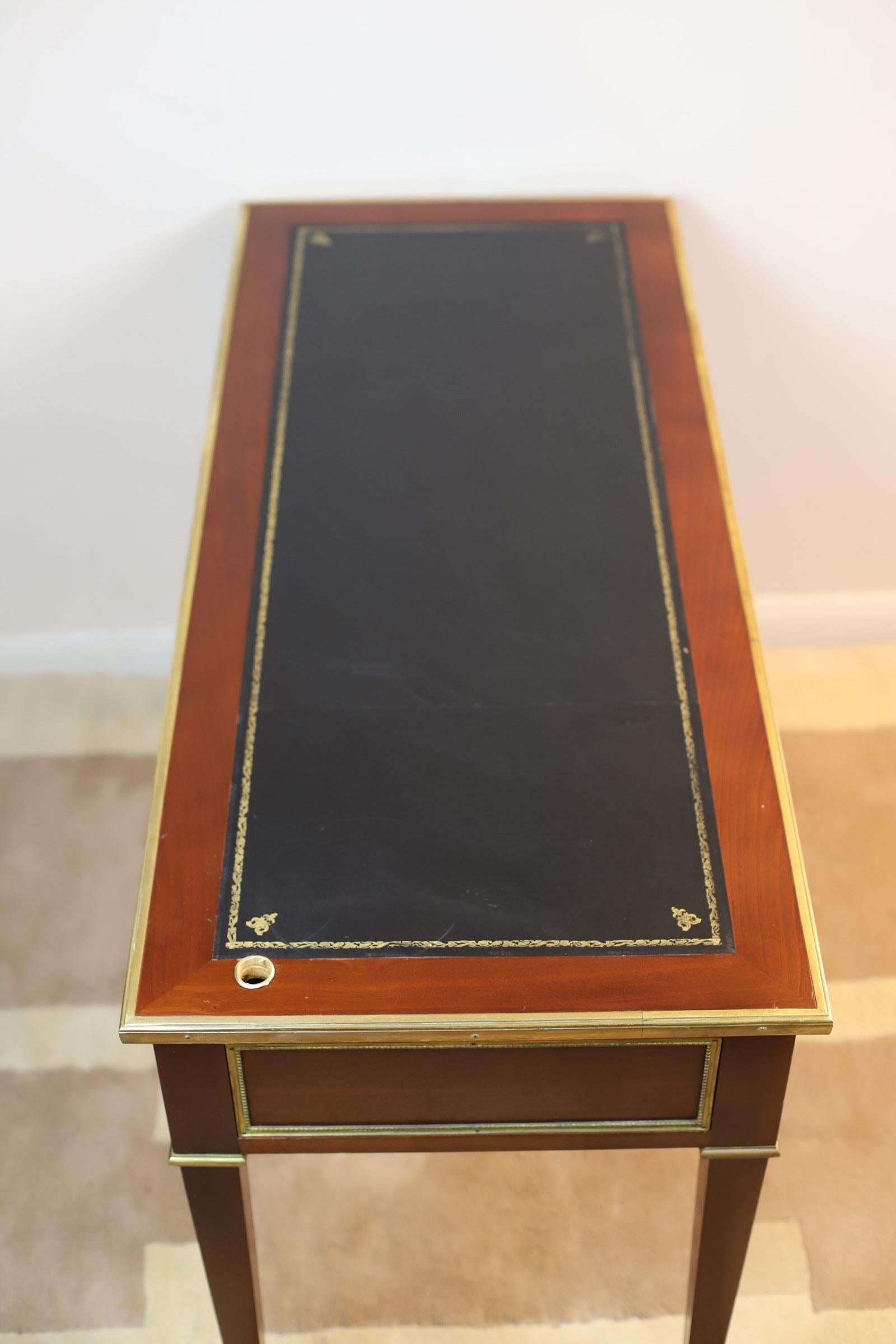 Fine Louis XVI Mahogany Three-Drawers Writing Desk For Sale at 1stDibs