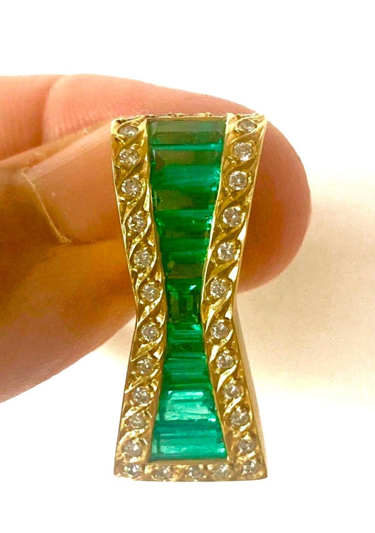 Fine Muzo Colombian Emerald No Oil Pendant 18K Gold For Sale at 1stDibs