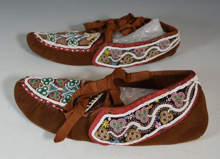 Fine Native American Indian Huron Beaded Moccasins at 1stDibs