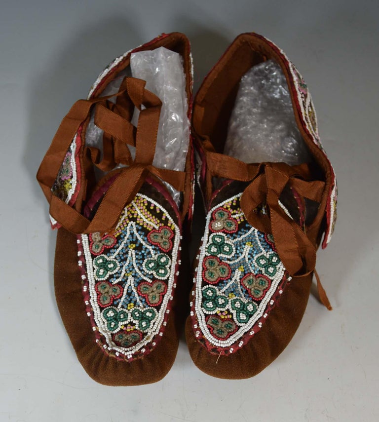 Fine Native American Indian Huron Beaded Moccasins at 1stDibs