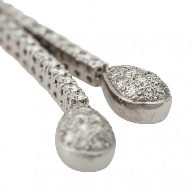 Fine Necklace with Pavé Setting, Drop Ends For Sale at 1stDibs