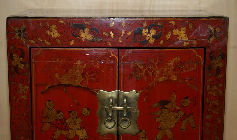 FINE ORIENTAL ANTIQUE CHINESE HAND PAINTED LACQUERED LARGE SiDE TABLE ...