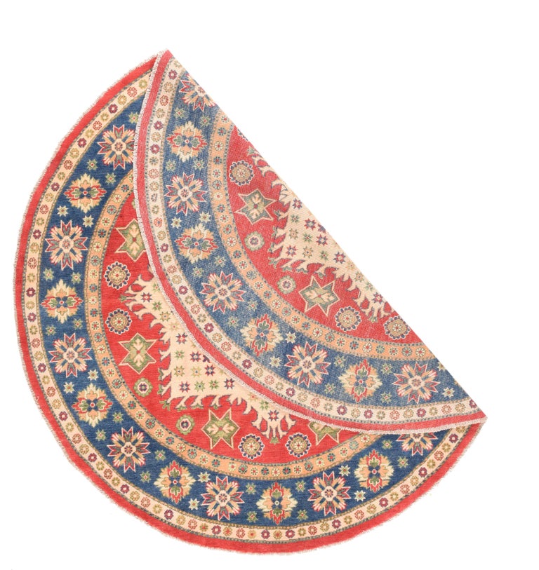 Fine Pak Round Kazak Pakistan Rug, Hand Knotted For Sale at 1stDibs
