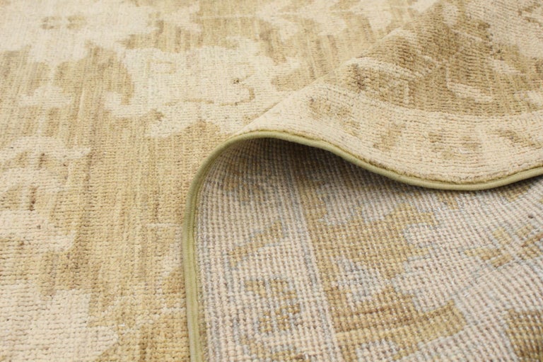 Fine Persian Oushak Rug, Neutral - 4'x6' For Sale at 1stDibs