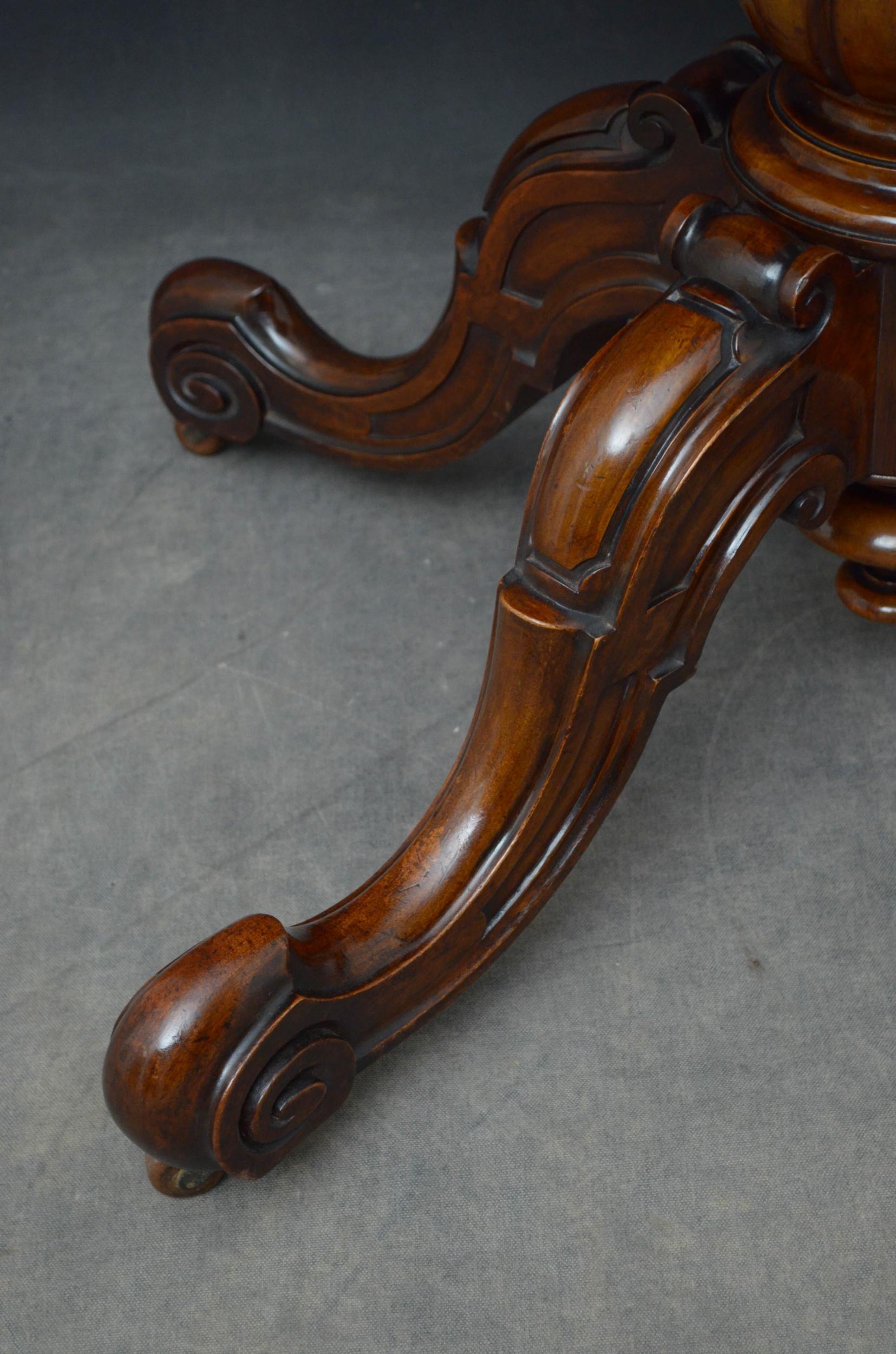 Fine Quality Victorian Centre Table at 1stDibs