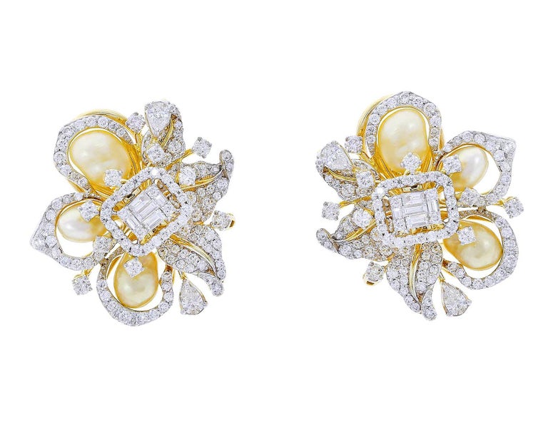 Fine Ribbon-Style Pearl and Diamond Earrings, 18K Yellow Gold by D'Deco ...