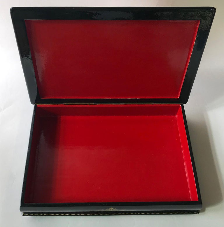 Fine Russian Lacquer Vanity Box from Palekh with Gold Leaf Painting at ...