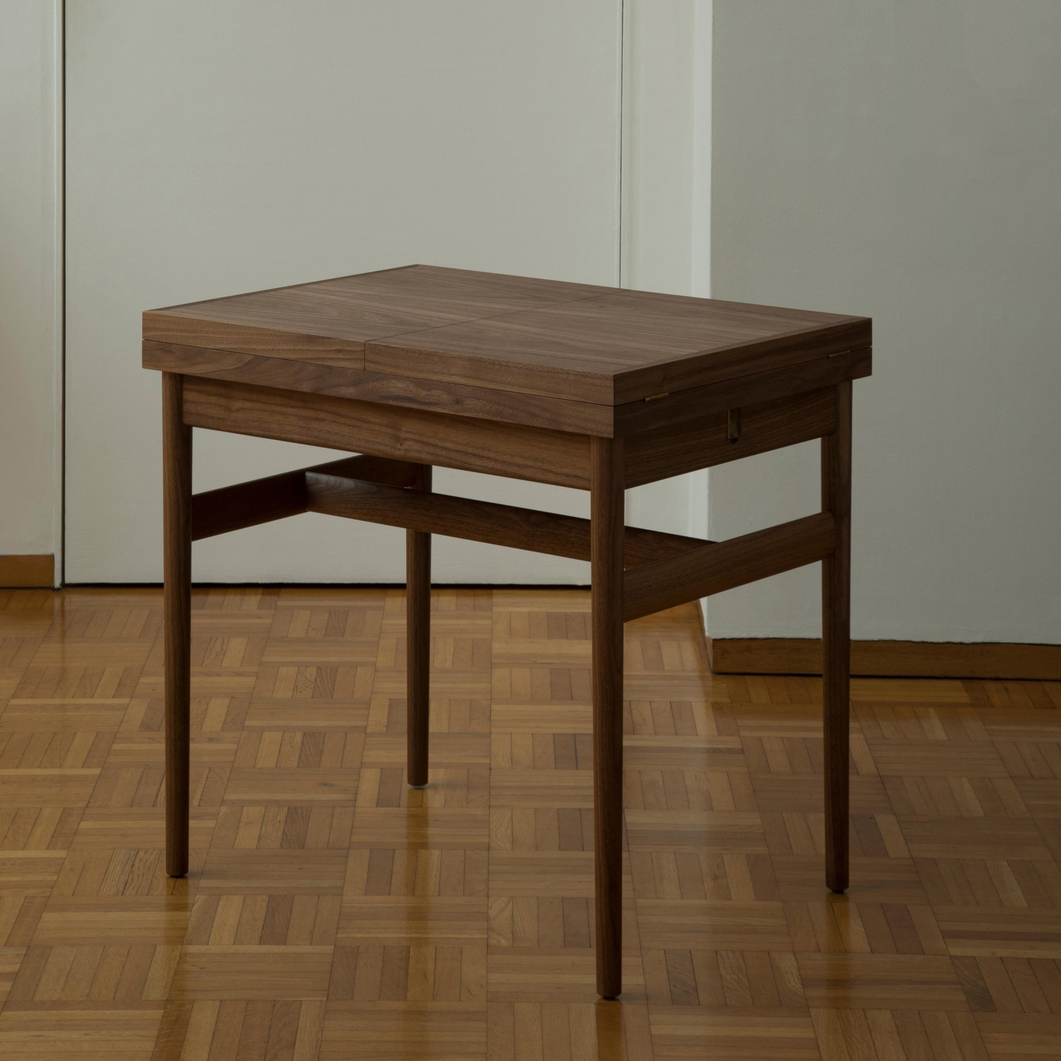 Finn Jhul Art Collector's Vitrine Coffee Table in Wood For Sale at 1stDibs