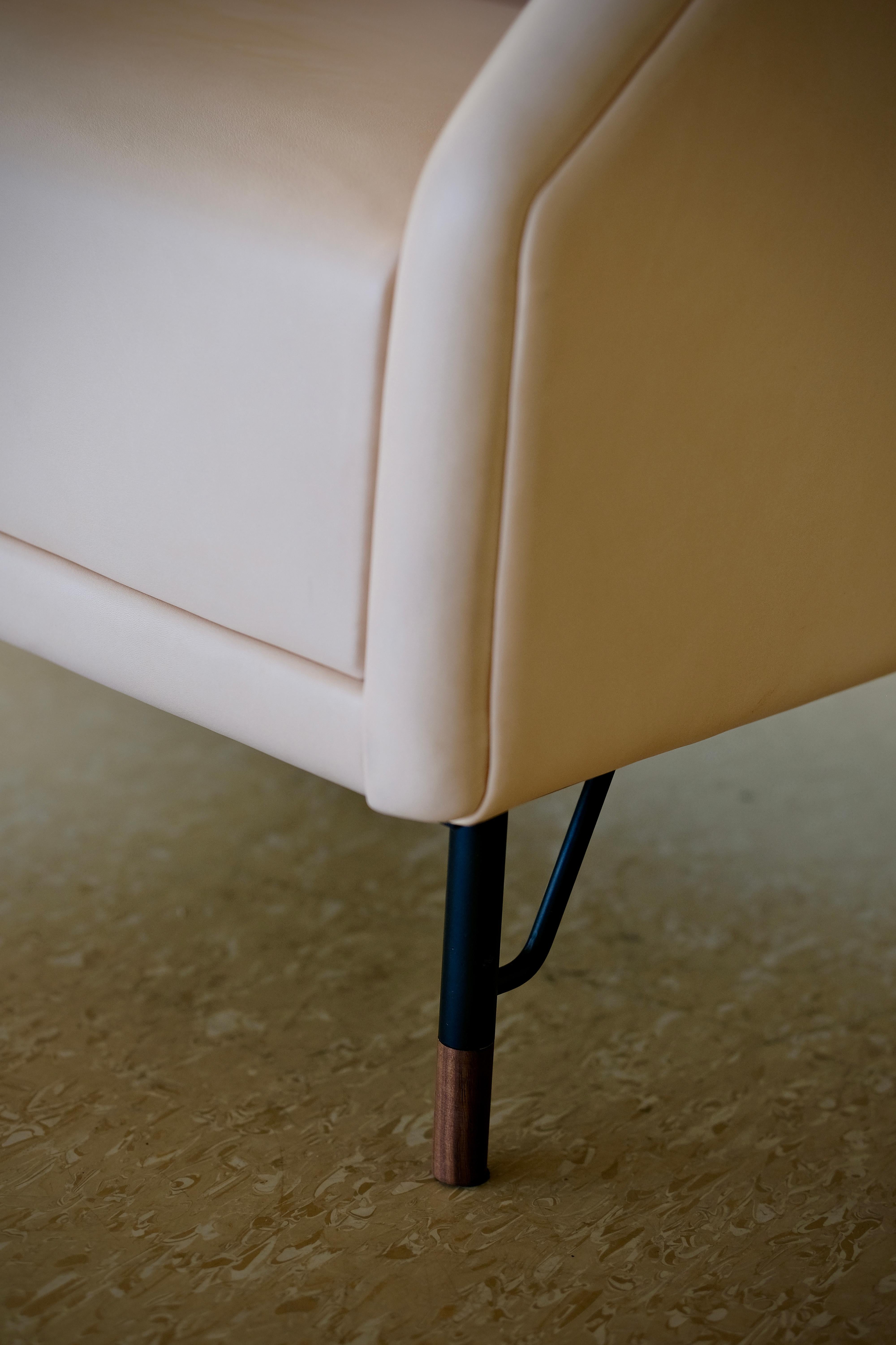 Finn Juhl 77 Chair Walnut Vegetal nature Leather by House of Finn Juhl ...