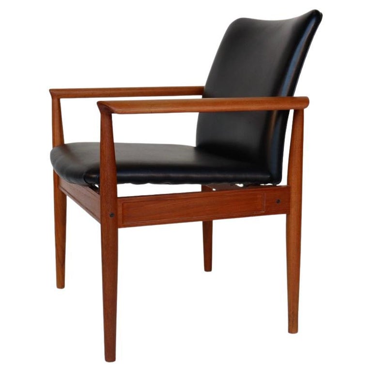 Finn Juhl for France and Son 'Diplomat' Chair For Sale at 1stDibs