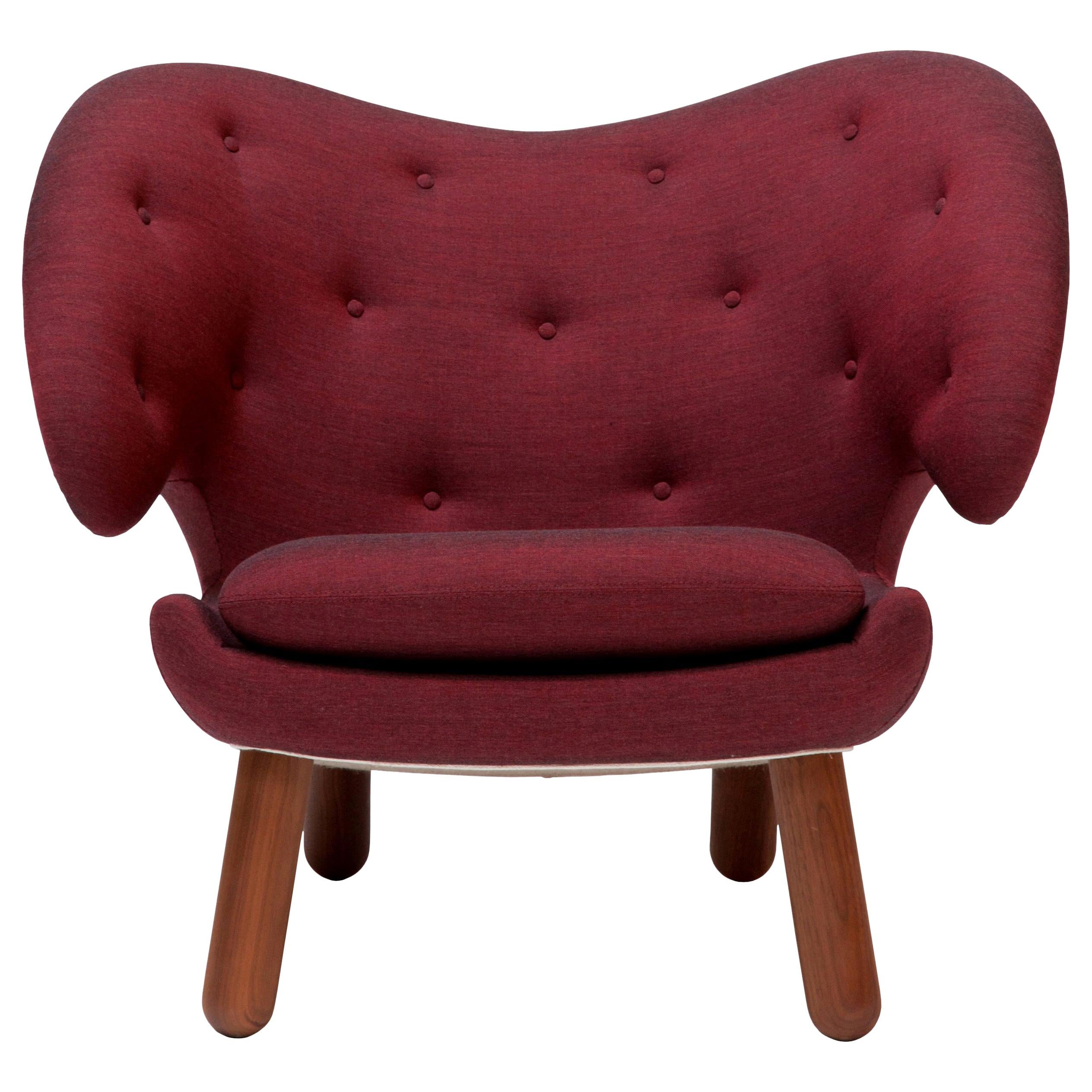 18kts Gold Broock in Losange with Garnet Cabochon For Sale at 1stDibs