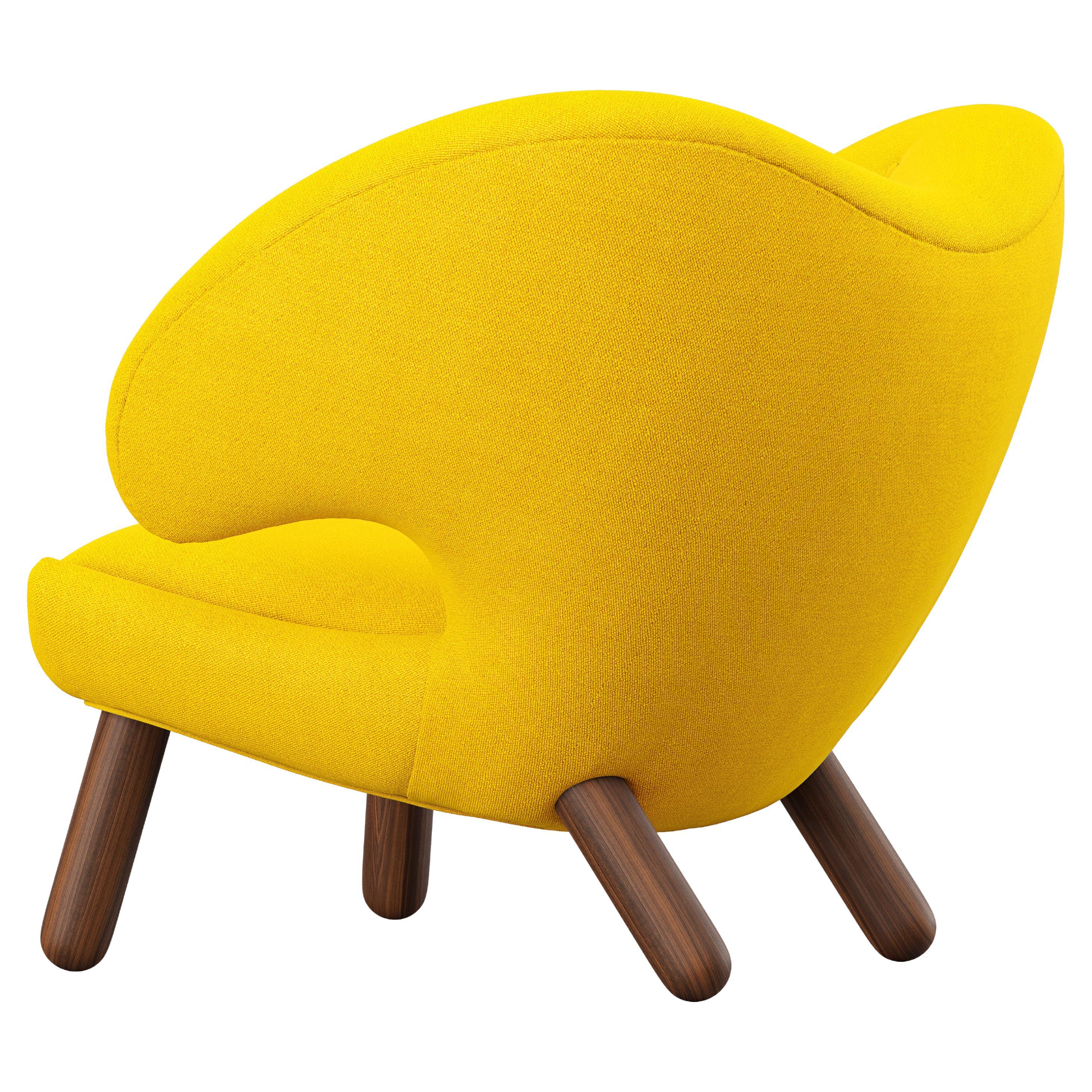 Finn Juhl Pelican Chair Upholstered in Wood and Fabric For Sale at 1stDibs