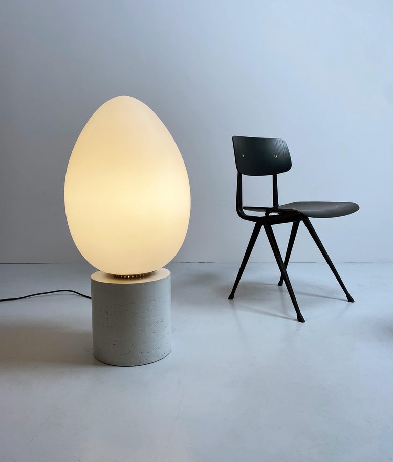 First Edition Big 'Uovo' Glass Lamp by Ben Swildens for Fontana Arte, c ...