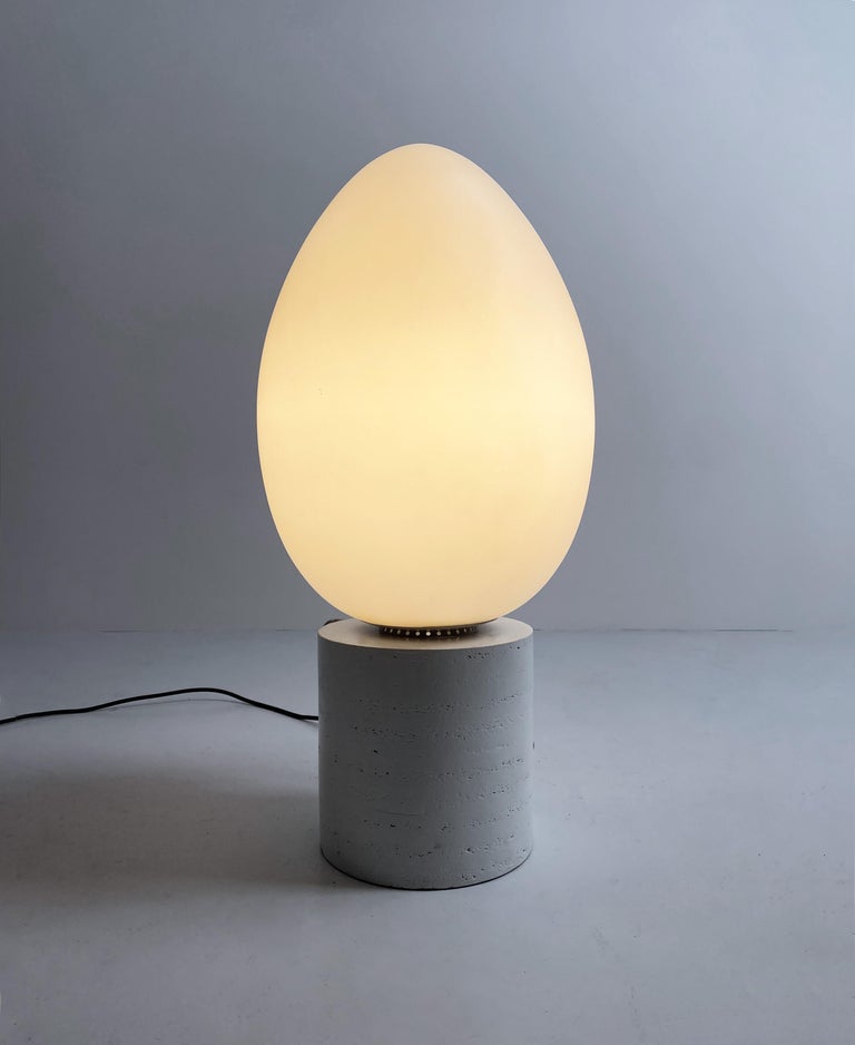 First Edition Big 'Uovo' Glass Lamp by Ben Swildens for Fontana Arte, c ...
