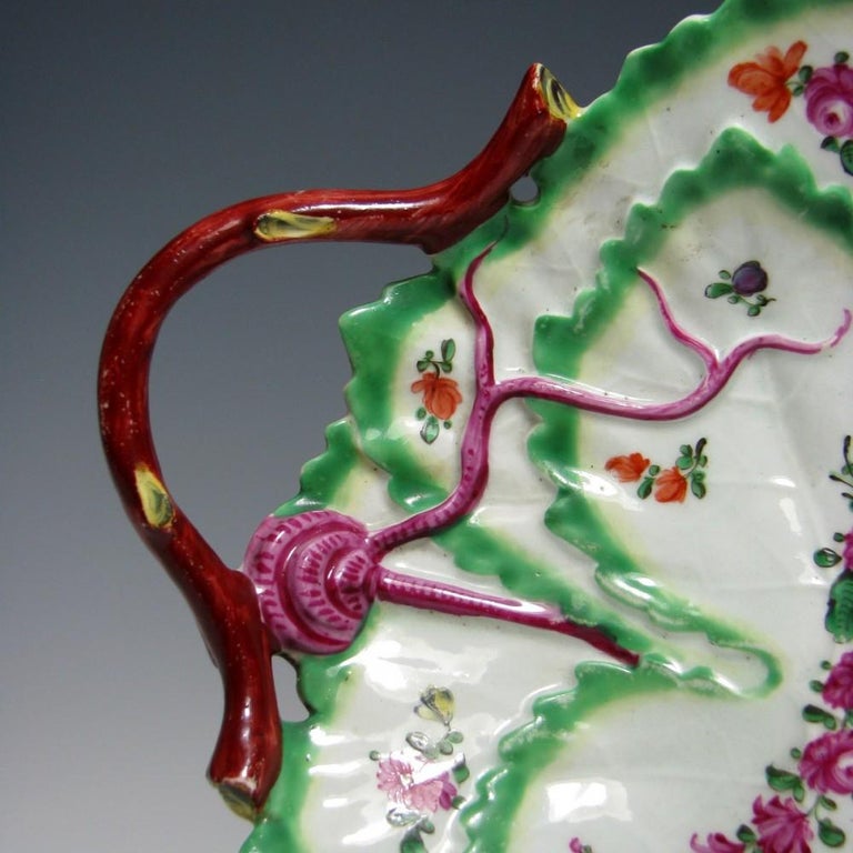 First Period Worcester Leaf Dish 1765-1770 For Sale at 1stDibs