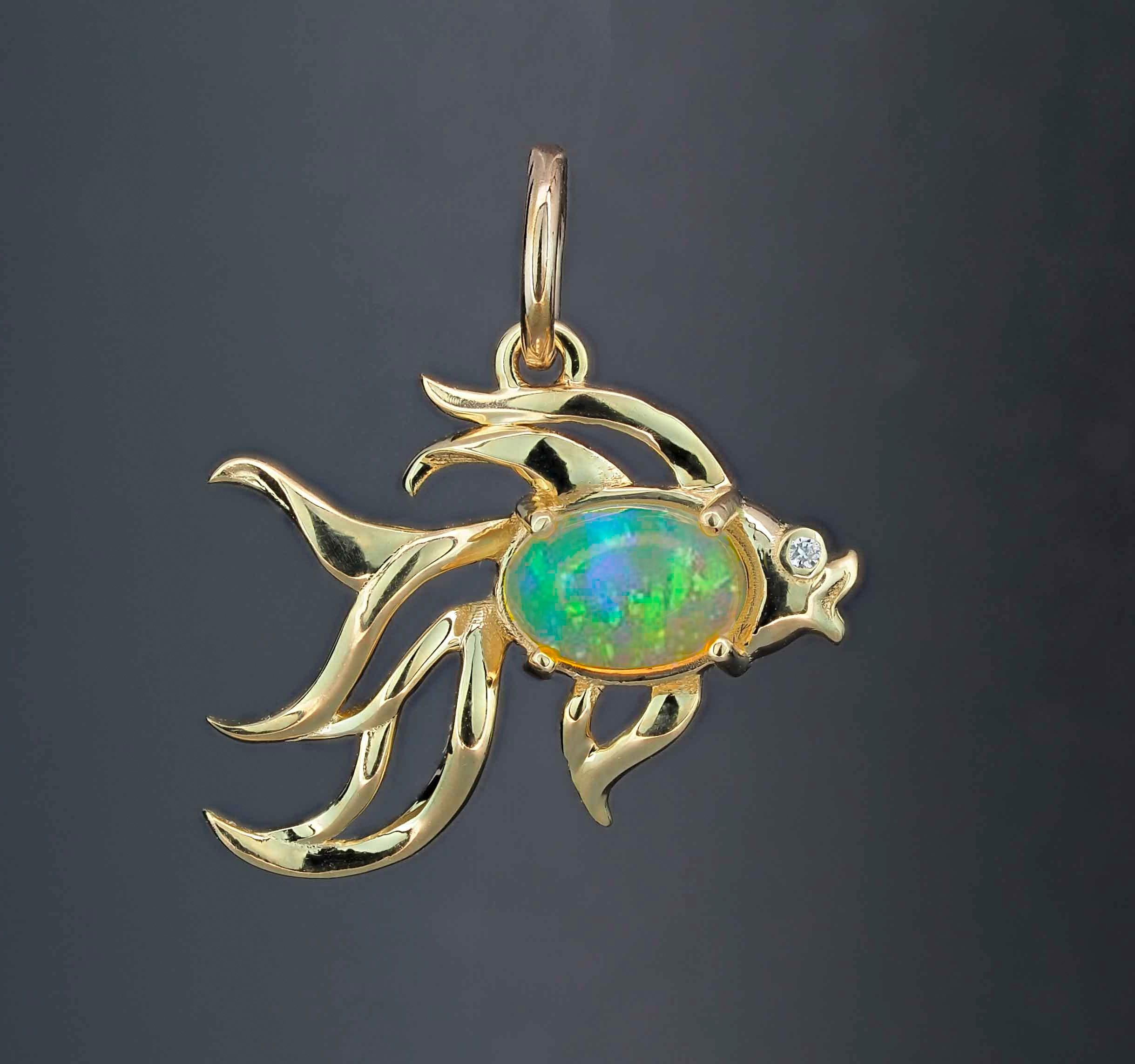 Fish Design 14k Gold Pendant with Opal and Diamond For Sale at 1stDibs