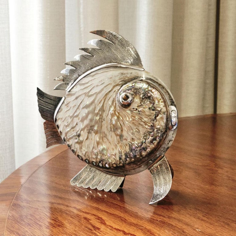 Fish Nº2 with mother-of-pearl shell and eye of the tiger by Alcino ...