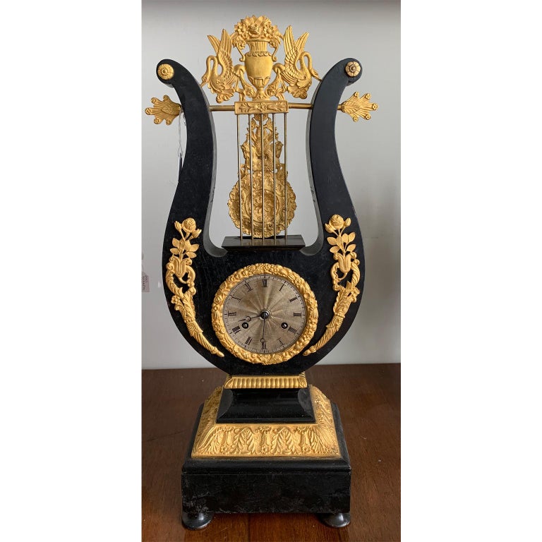 Fist Empire Black Lira Table Clock Golden Chiseled Bronzes Working For ...