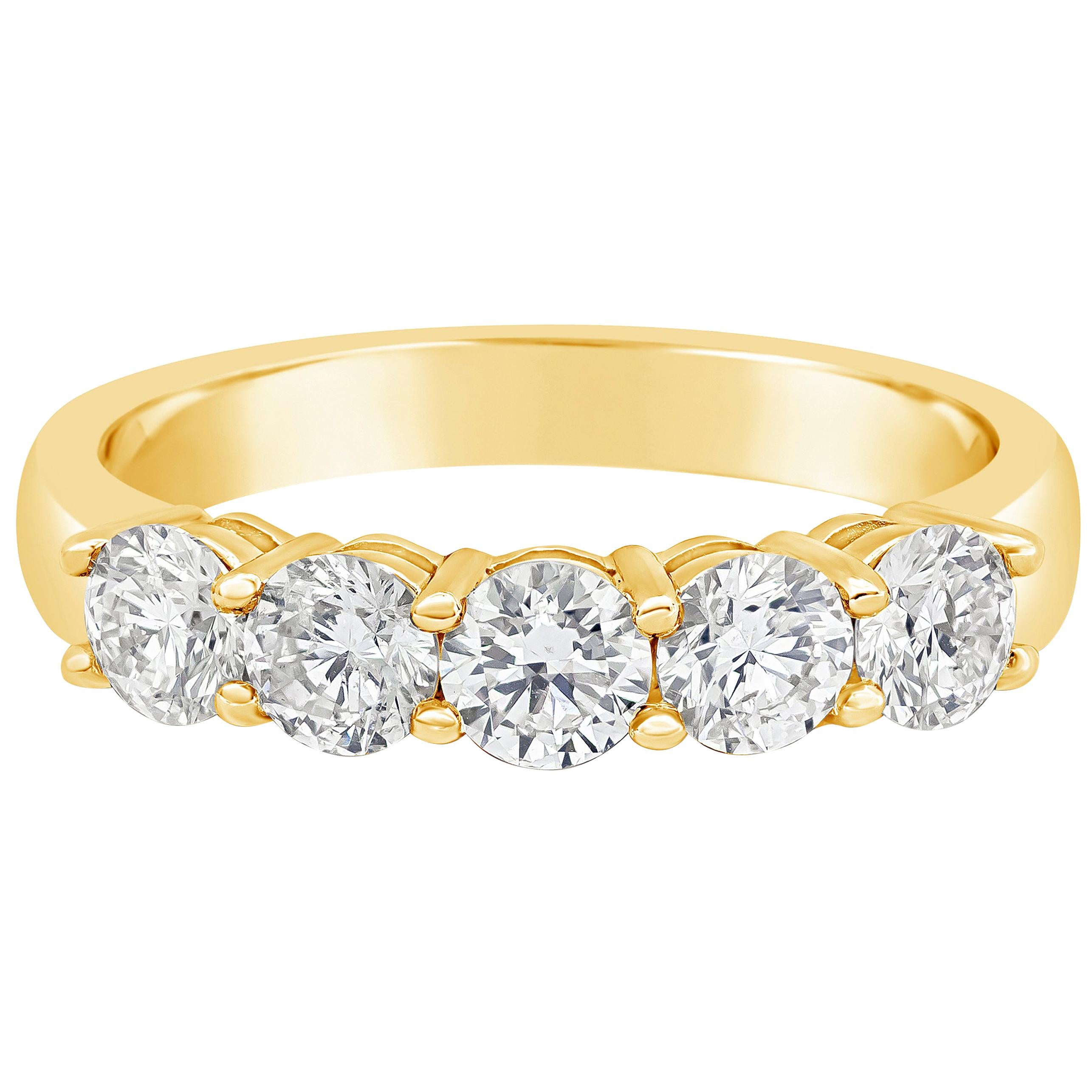 Round Brilliant Diamond Gold Five-Stone Wedding Band For Sale at 1stDibs