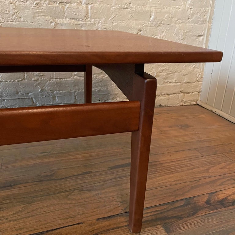 Floating Walnut Coffee Table by Jens Risom For Sale at 1stDibs