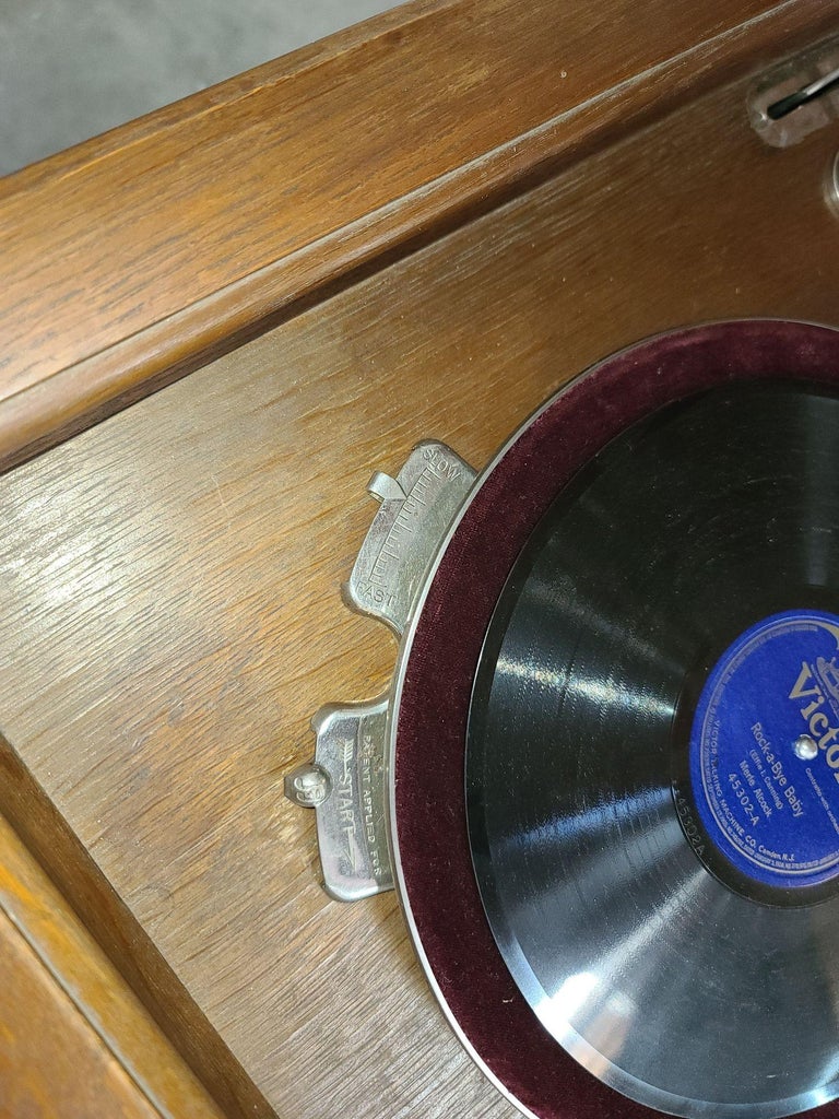 Floor Standing Columbia Grafonola Record Player, circa 1915 at 1stDibs ...