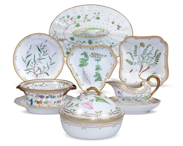 Flora Danica Porcelain Dinner Service, 153 Pieces For Sale at 1stDibs