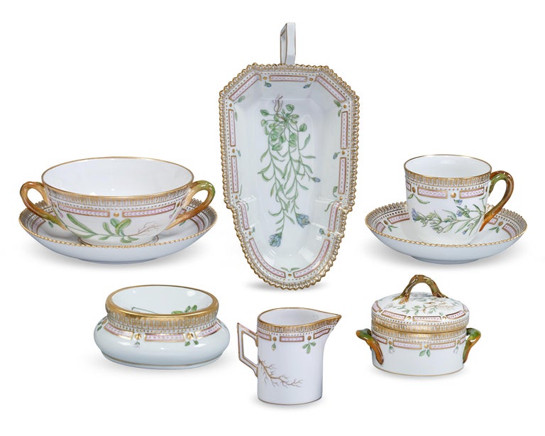 Flora Danica Porcelain Dinner Service, 153 Pieces For Sale at 1stDibs
