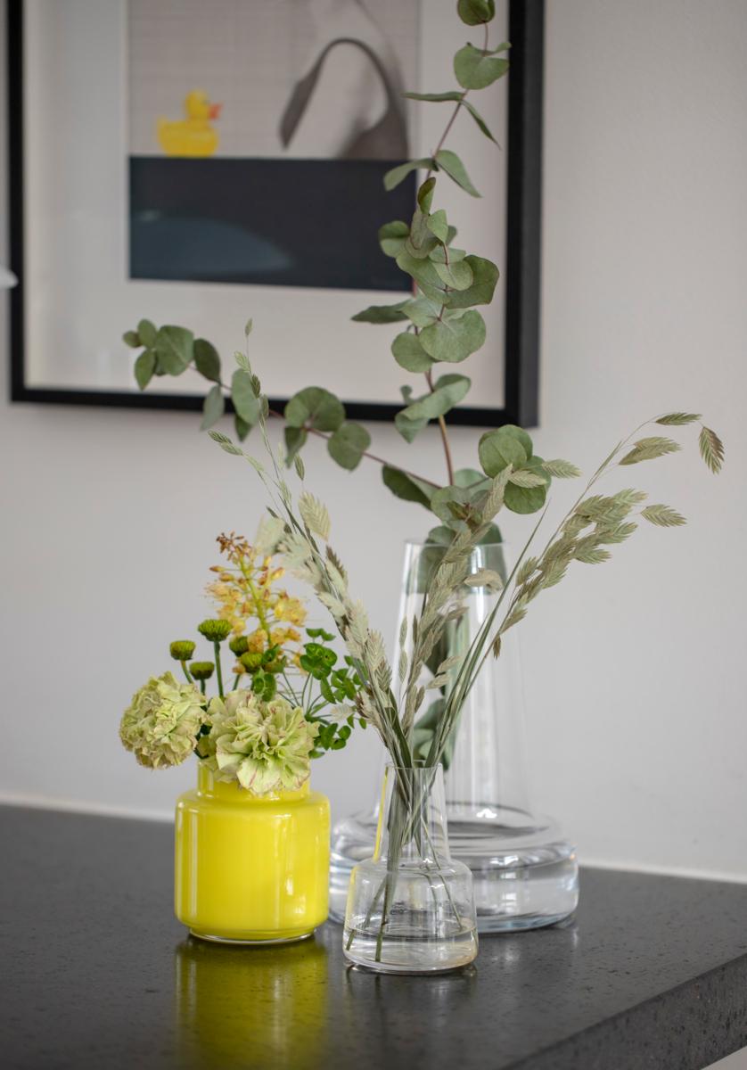 Flora Vase Medium Neck Clear For Sale at 1stDibs