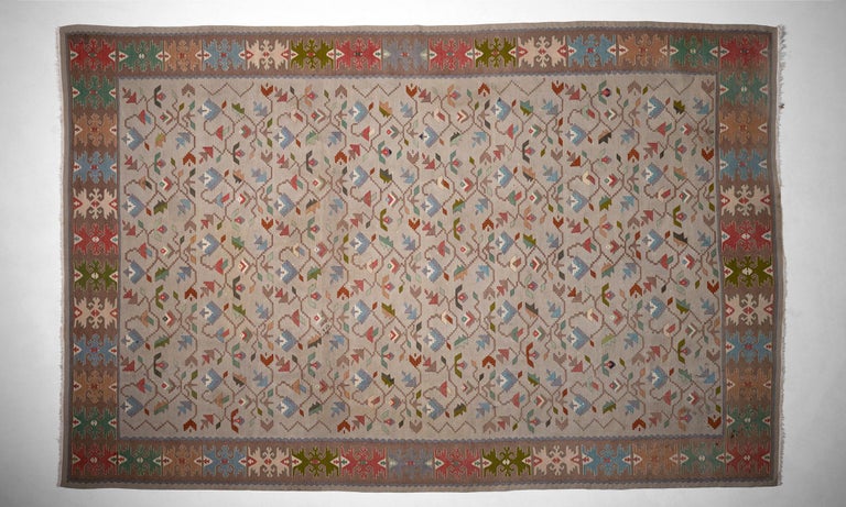 Floral Motif Kilim, Romania, 1930 For Sale at 1stDibs