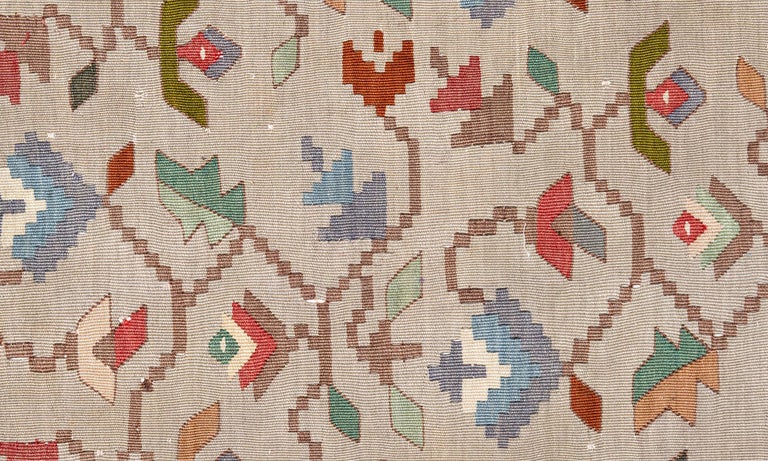 Floral Motif Kilim, Romania, 1930 For Sale at 1stDibs