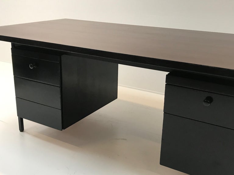 Florence Knoll Desk, Brown Top and Black Drawers For Sale at 1stDibs ...