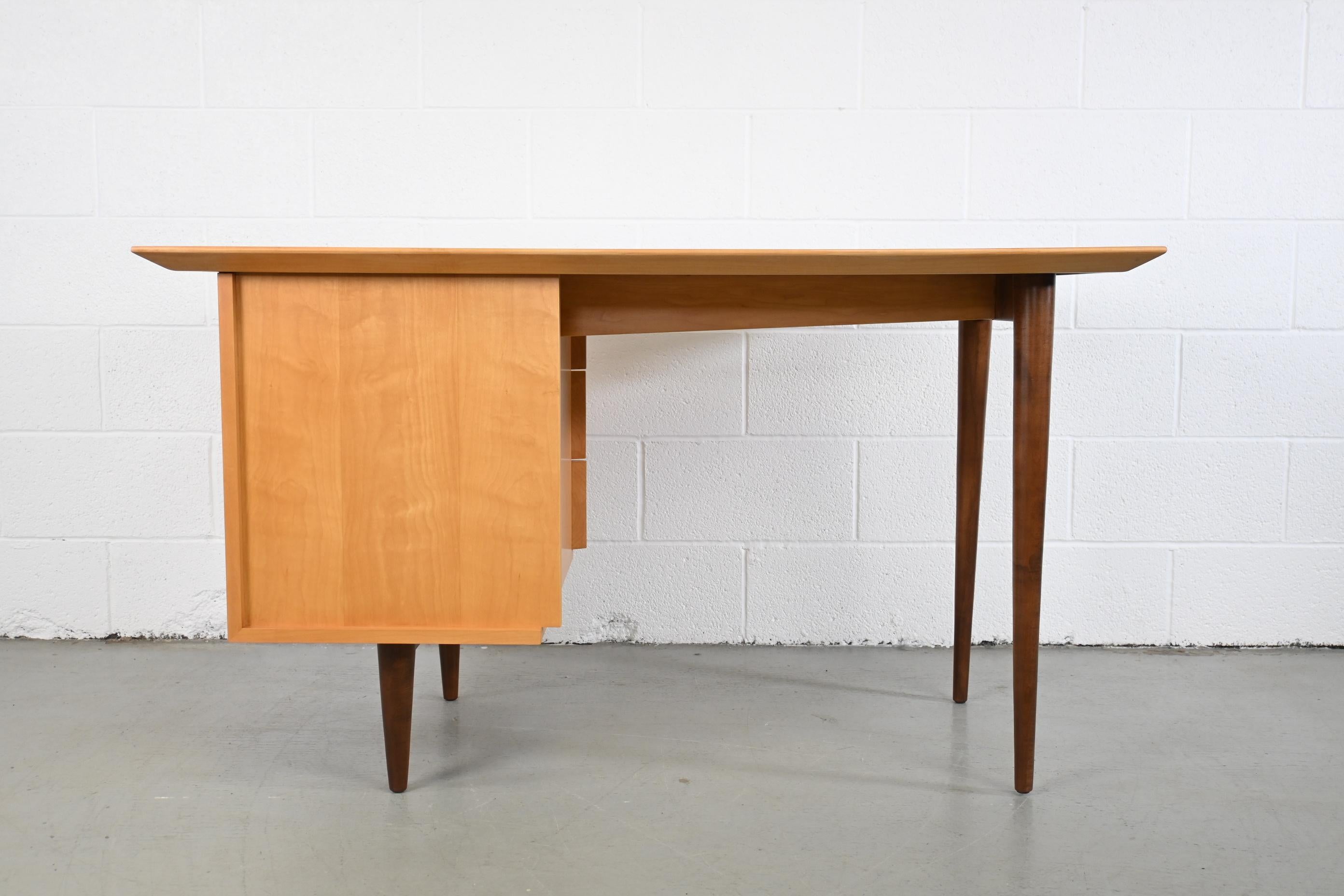 Florence Knoll for Knoll Associates Mid-Century Modern Desk For Sale at ...