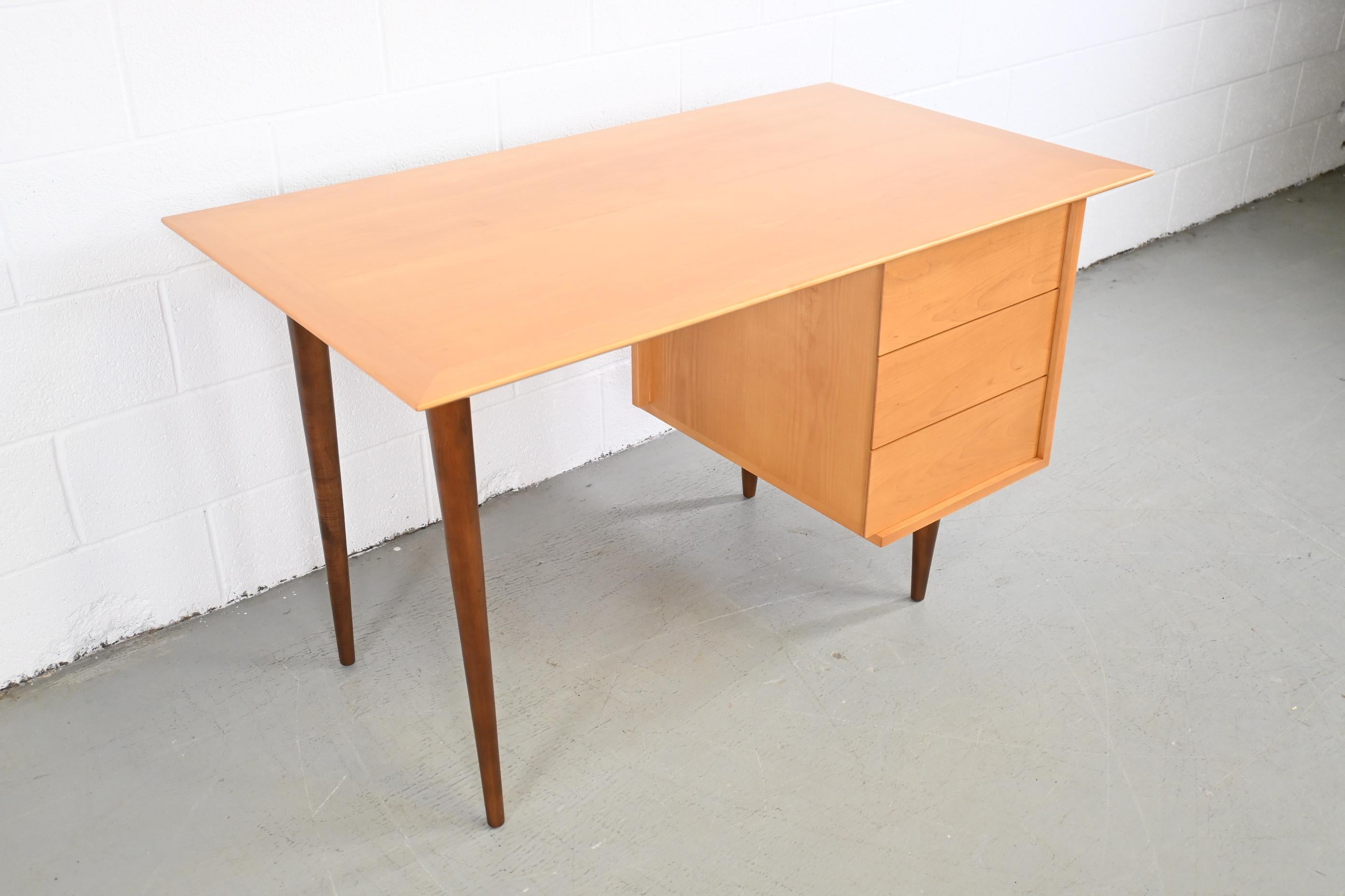 Florence Knoll for Knoll Associates Mid-Century Modern Desk For Sale at ...