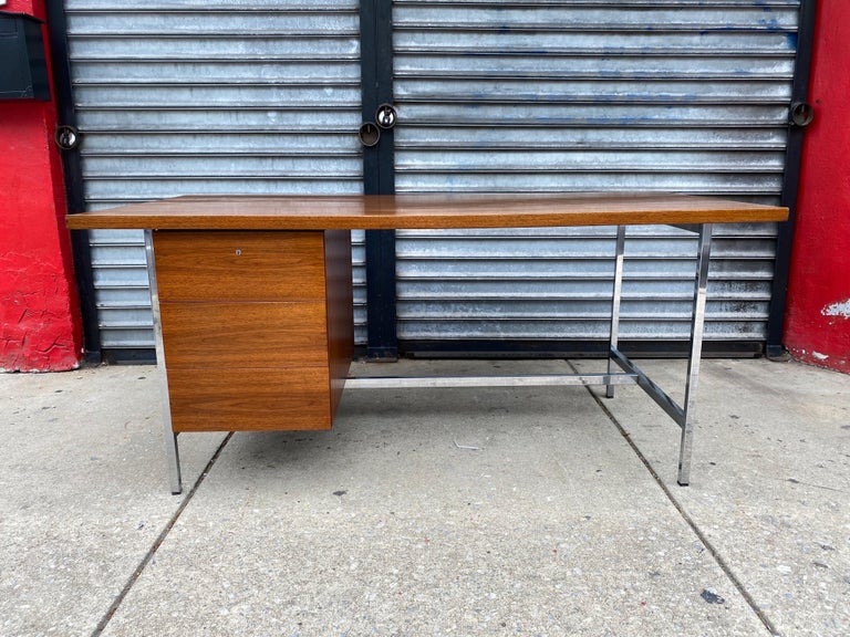 Florence Knoll for Knoll Walnut and Chrome Executive Desk For Sale at ...