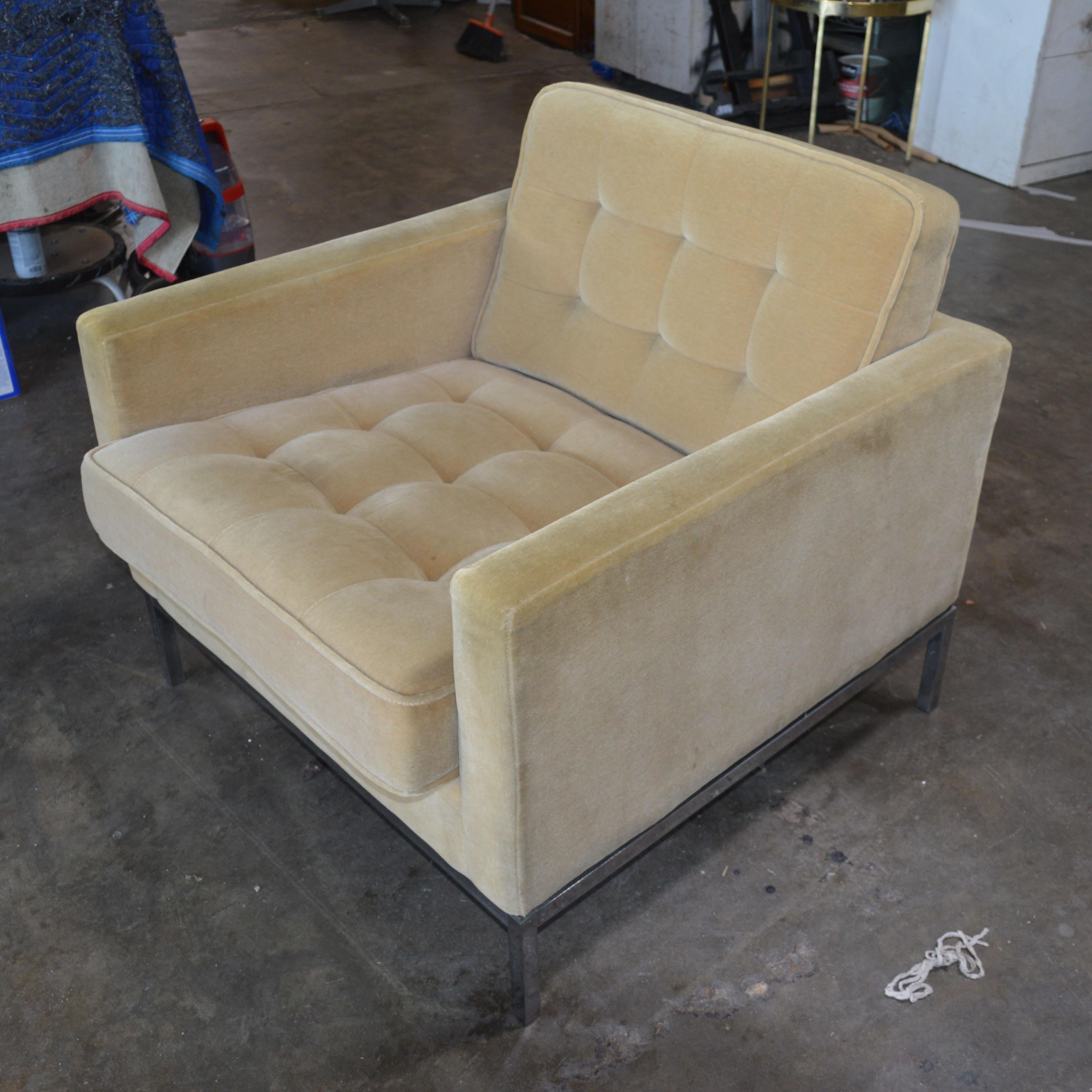 Florence Knoll Lounge Chair at 1stDibs