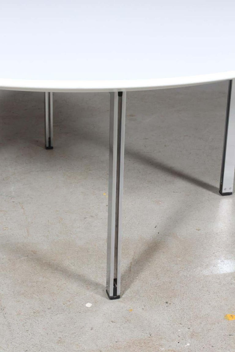 Florence Knoll Round Low Table in White Marble and Metal by Knoll ...