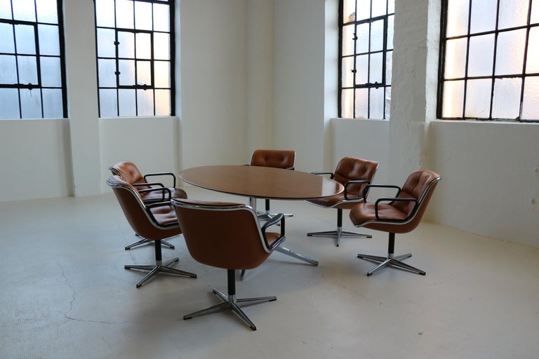 Table de bureau ou de salle à manger ovale Florence Knoll pour Knoll ...