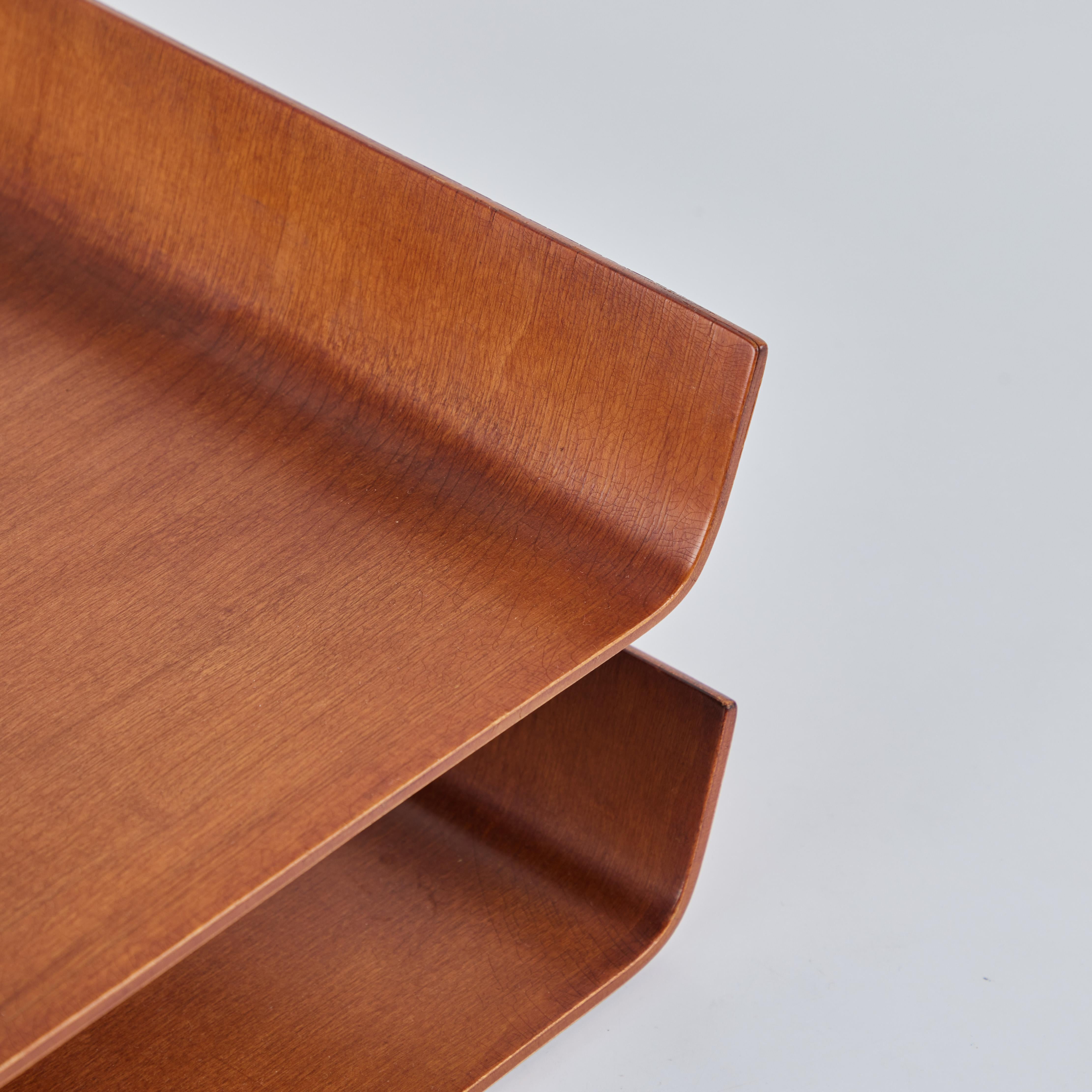 Florence Knoll Two-Tier Maple Paper Tray For Sale at 1stDibs