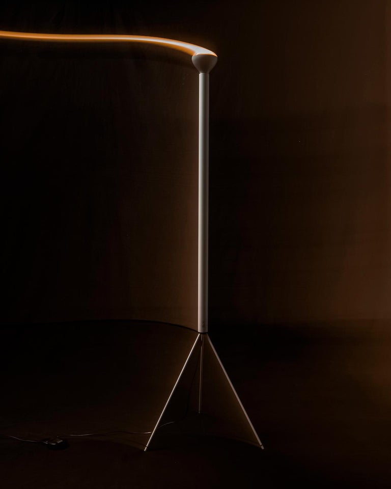 Flos Luminator Floor Lamp in White with Iron and Metal Frame For Sale ...