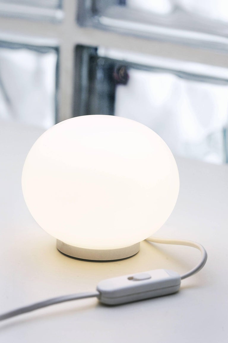 FLOS Mini-Glo-Ball Table Lamp by Jasper Morrison For Sale at 1stDibs ...