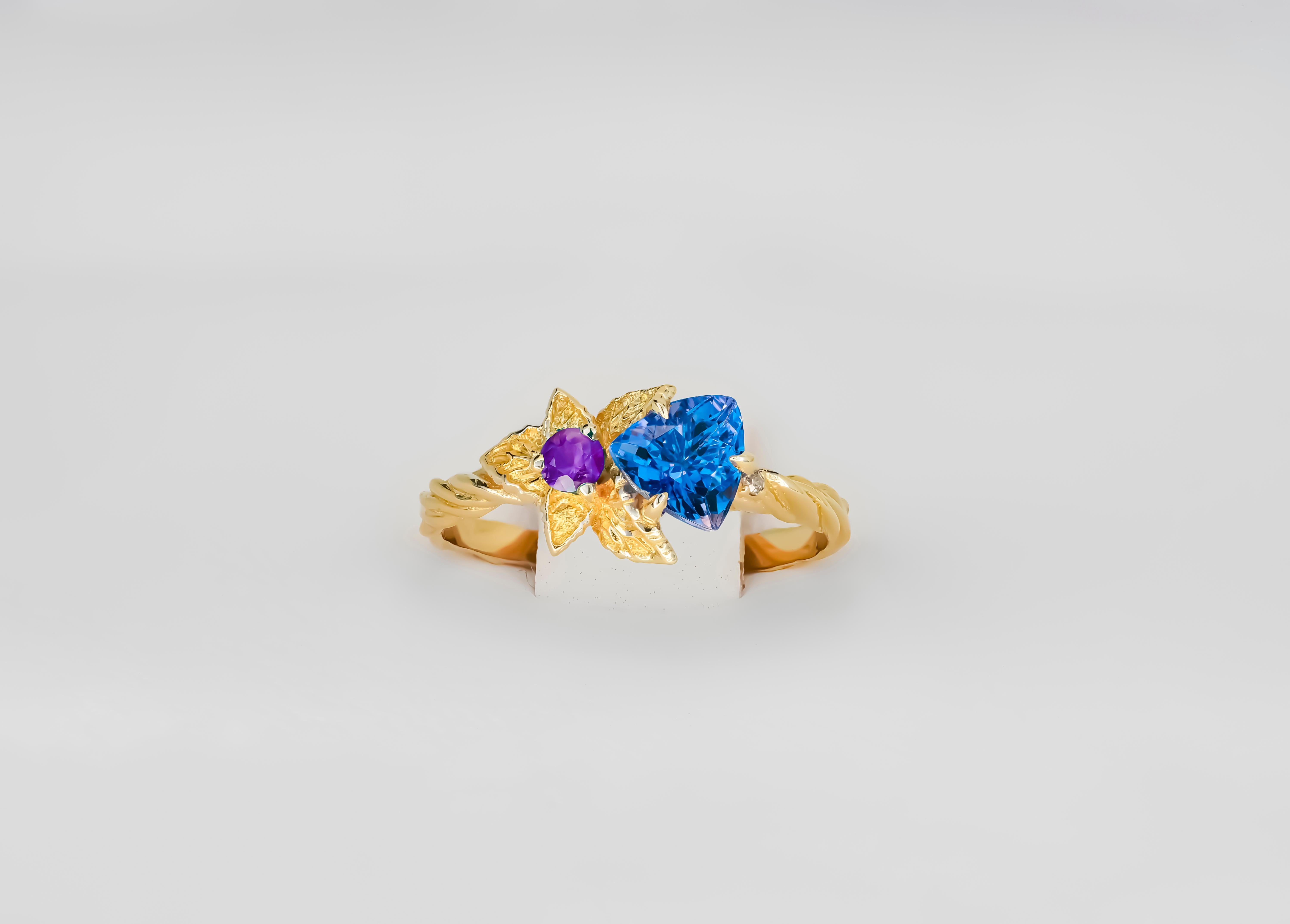 Flower blue, purple gemstone 14k gold ring. For Sale at 1stDibs