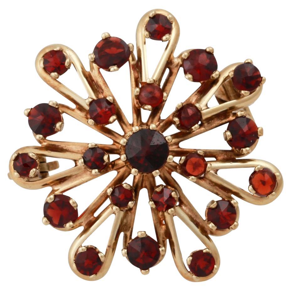 Vintage Daisy Brooch - 24 For Sale on 1stDibs