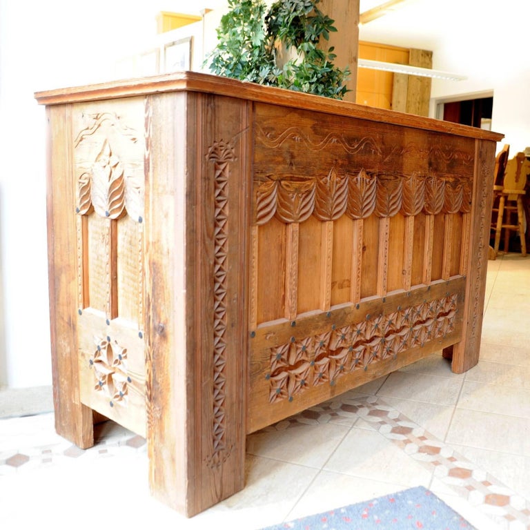 Flower Chest For Sale at 1stDibs