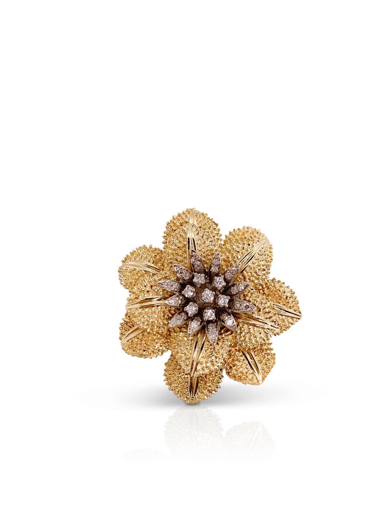 Flower Diamond Brooch with Intricate Petal Detailing For Sale at 1stDibs