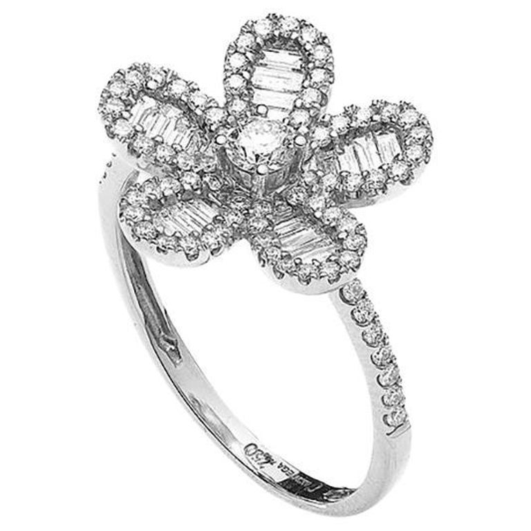 Flower Diamonds White Gold Ring For Sale at 1stDibs