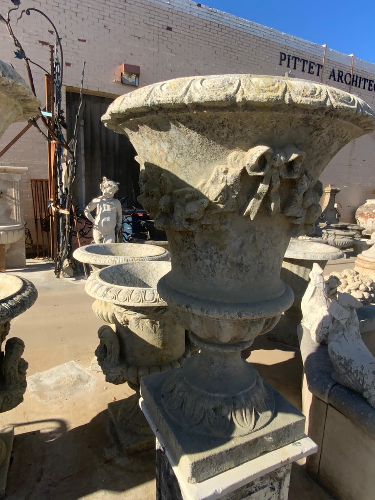 Flower Motif Medici Planter For Sale at 1stDibs