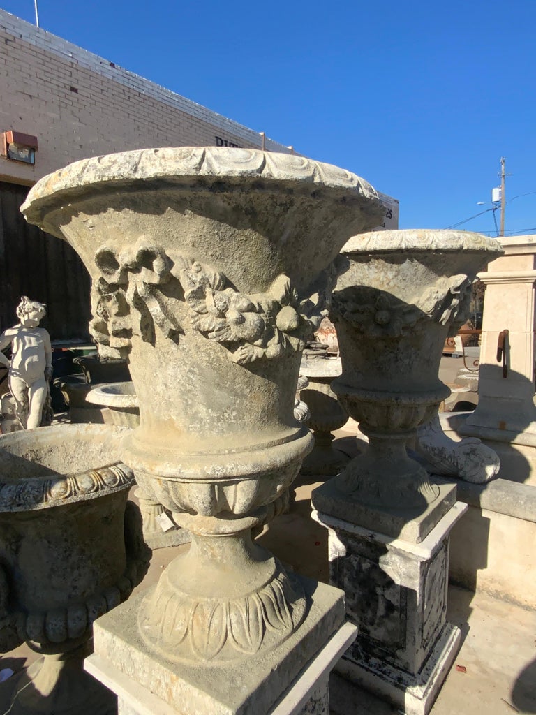 Flower Motif Medici Planter For Sale at 1stDibs